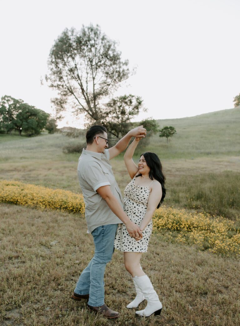 A Dreamy Wildflower Couples Session: Love Among the Lupines ...